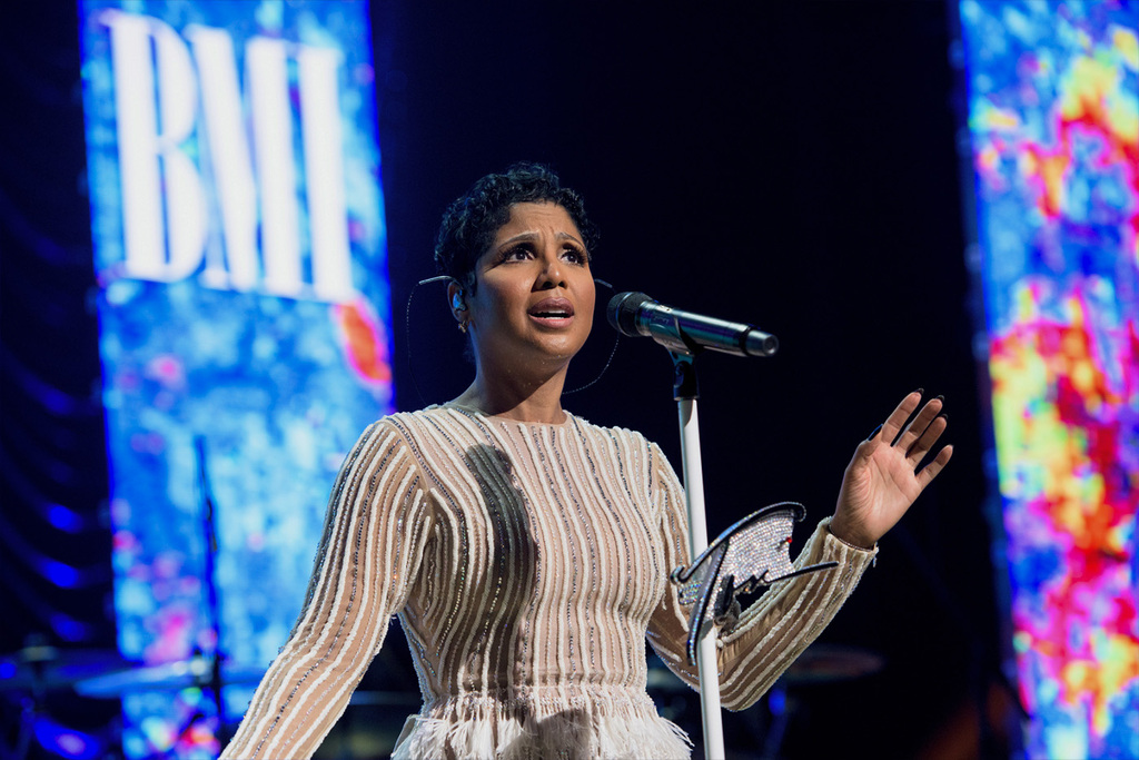 Top 10 Female Singers Who Master Deep, Powerful Low Notes | Funktasy