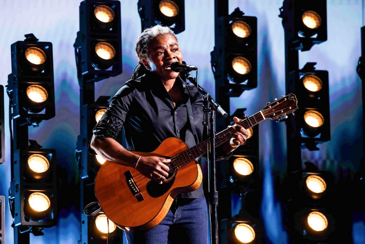 Top 10 Female Singers Who Master Deep, Powerful Low Notes | Funktasy